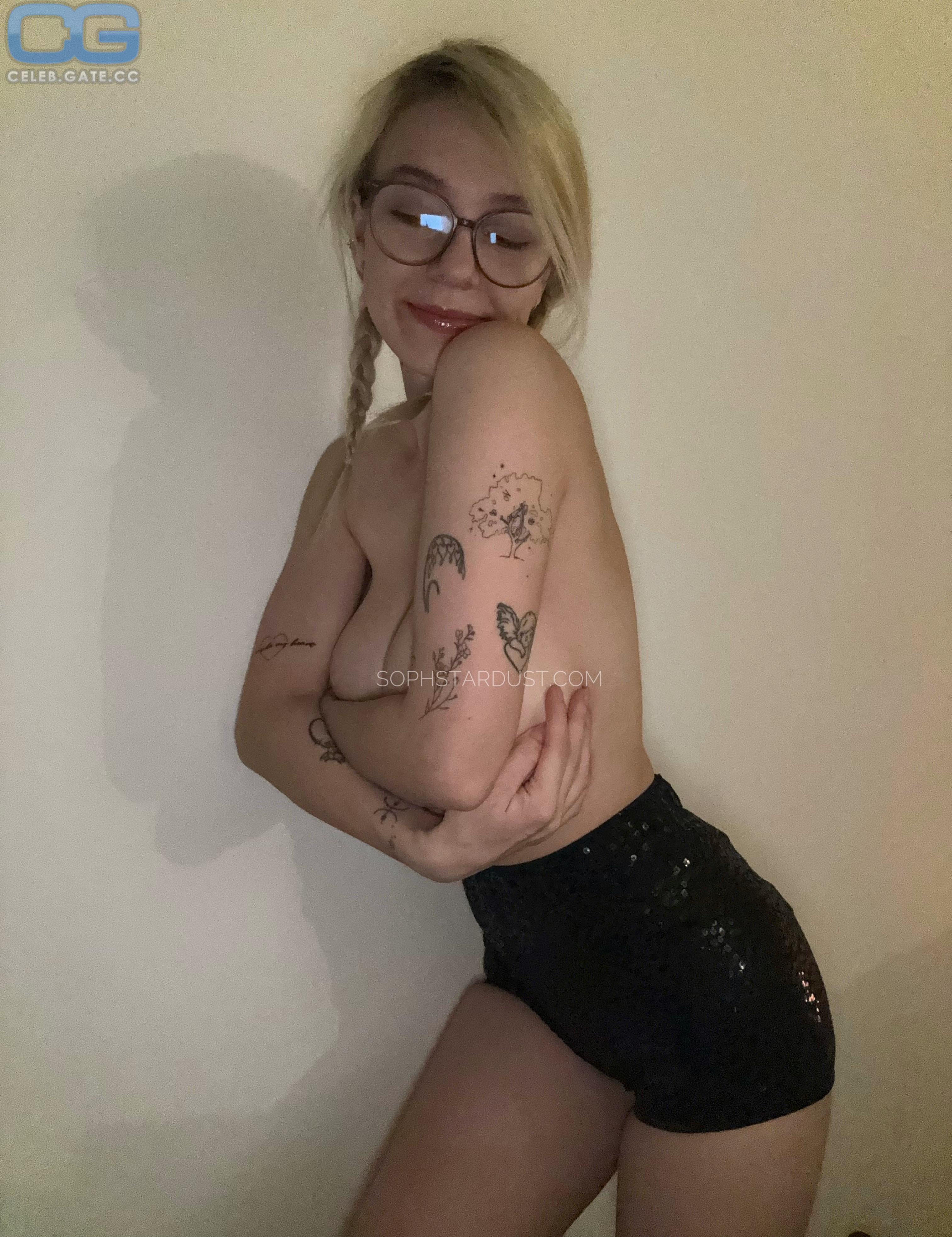 Soph Stardust nude pictures, onlyfans leaks, playboy photos, sex scene uncensored