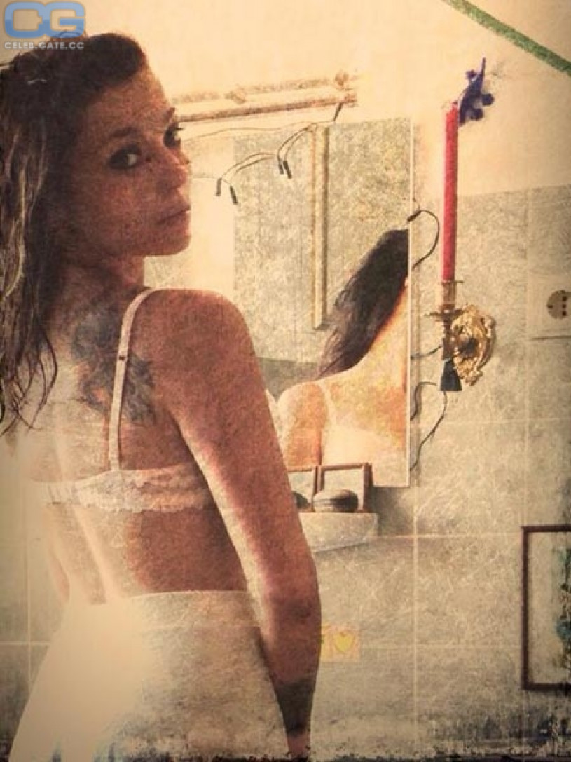 Linda Marlen Runge Nude Pictures Photos Playboy Naked Topless