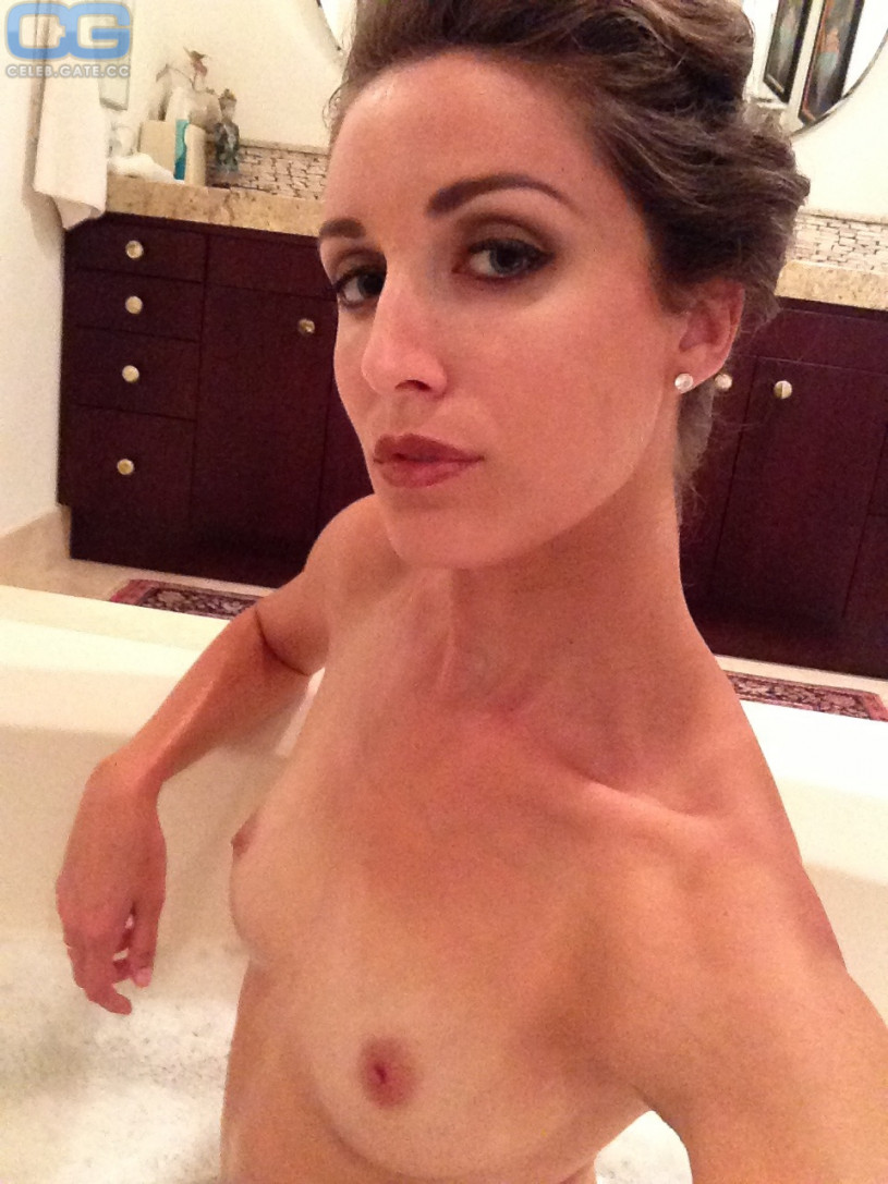 Alix Paige nackt, Nacktbilder, Playboy, Nacktfotos, Fakes, Oben Ohne