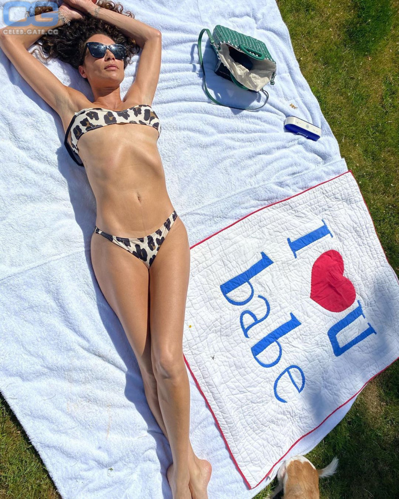 Lilly Becker nackt, Nacktbilder, Playboy, Nacktfotos, Fakes, Oben Ohne