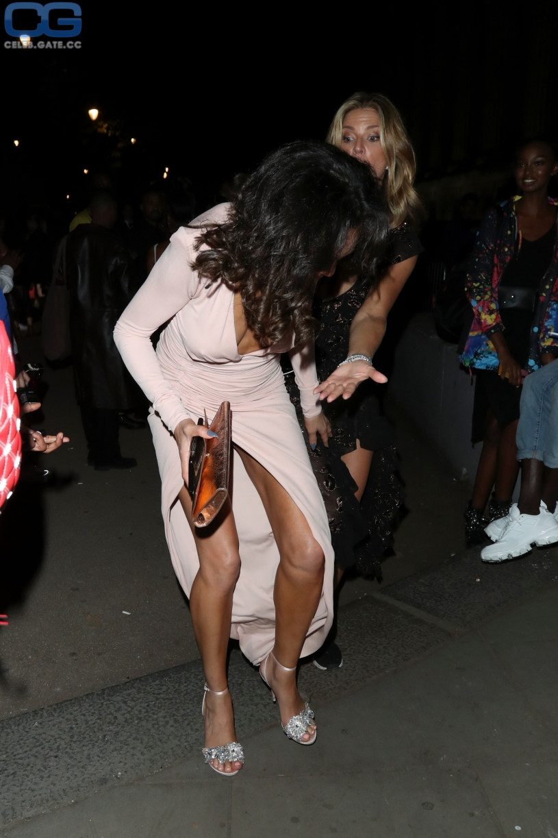 Lilly Becker nackt, Nacktbilder, Playboy, Nacktfotos, Fakes, Oben Ohne