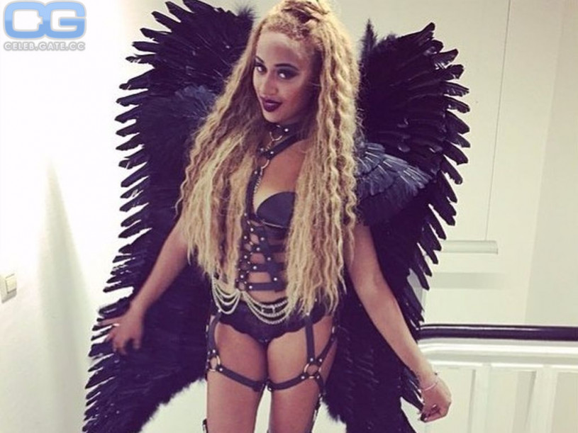 Sarah Joelle Jahnel nude, pictures, photos, Playboy, naked, topless, fappening