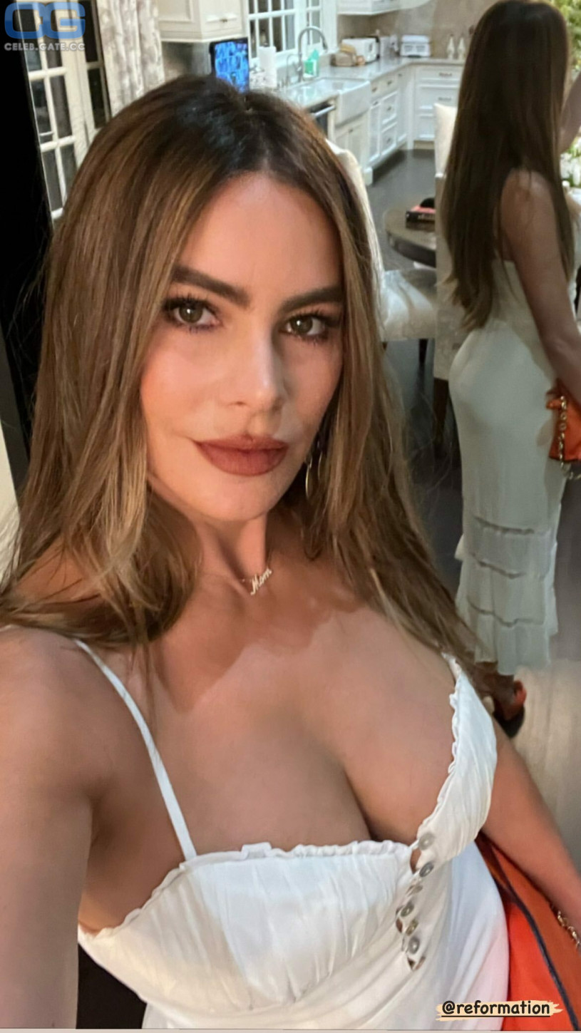 Sofia Vergara nackt, Nacktbilder, Playboy, Nacktfotos, Fakes, Oben Ohne